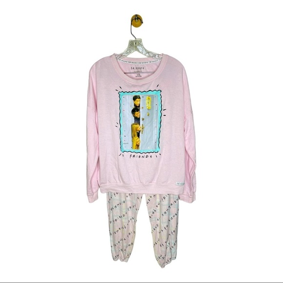 FRIENDS | Intimates & Sleepwear | Friends Tv Show Plus Size Pajamas Set ...